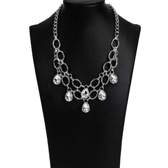 Jewelry | Silver Wclear Showstopping Shimmer Necklace Set | Poshmark